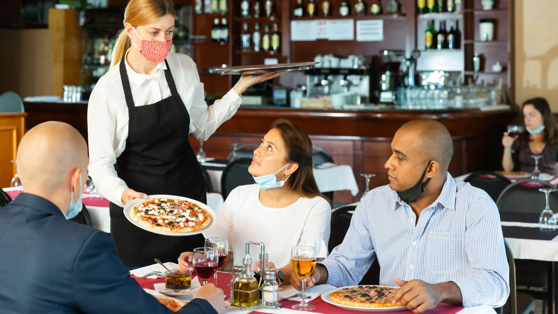 How to create COVID dining policies that balance staff & customer needs