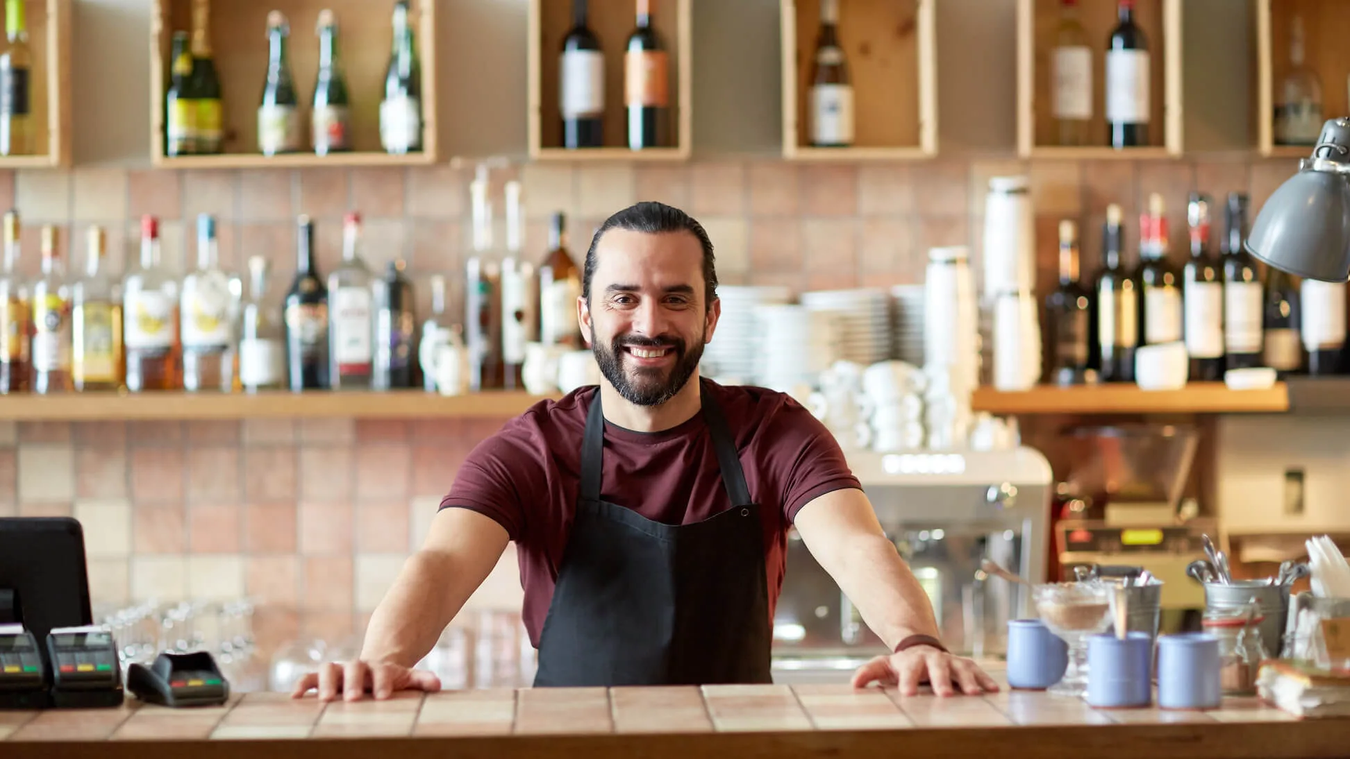 A helpful guide on how to start a bar